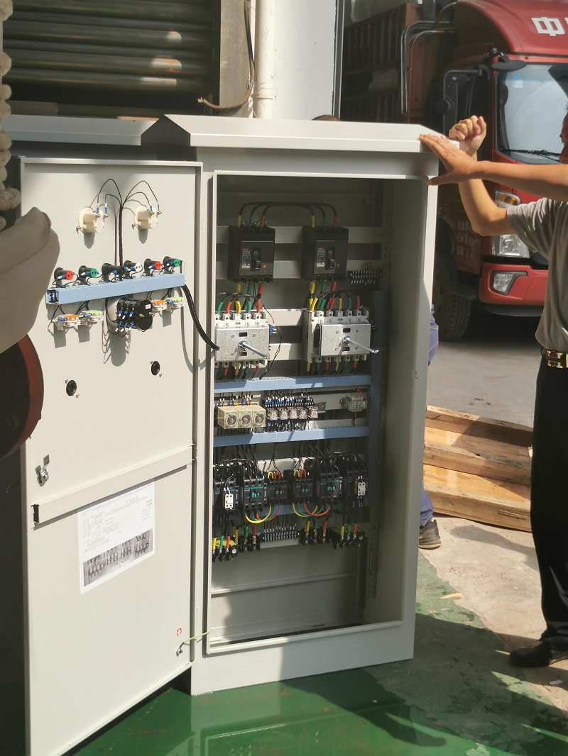 控制柜更换现场_郑州泓汇供水设备公司